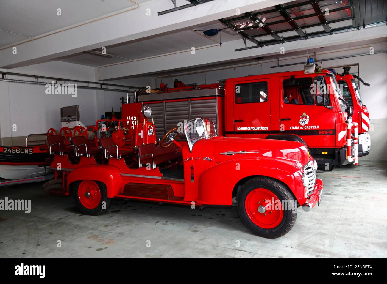 Restored fire truck hi-res stock photography and images - Alamy