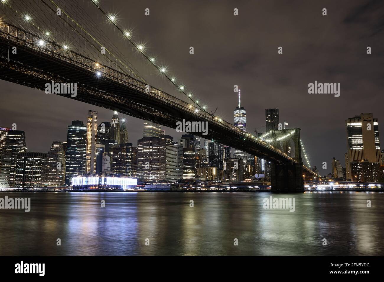 Brooklyn waterfront hi-res stock photography and images - Alamy