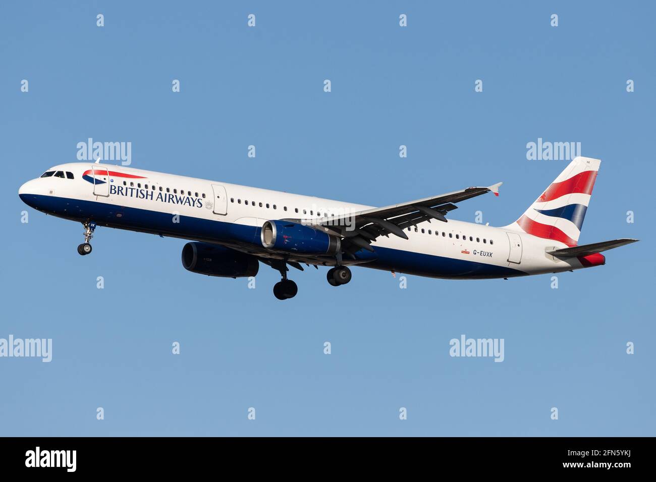 Ba a321 landing hi-res stock photography and images - Alamy
