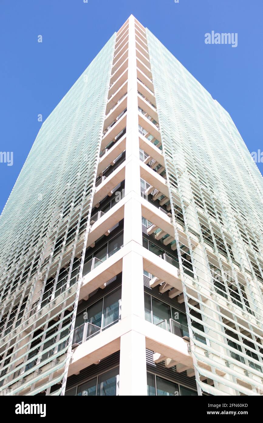 Office building glass facade cladding hi-res stock photography and ...