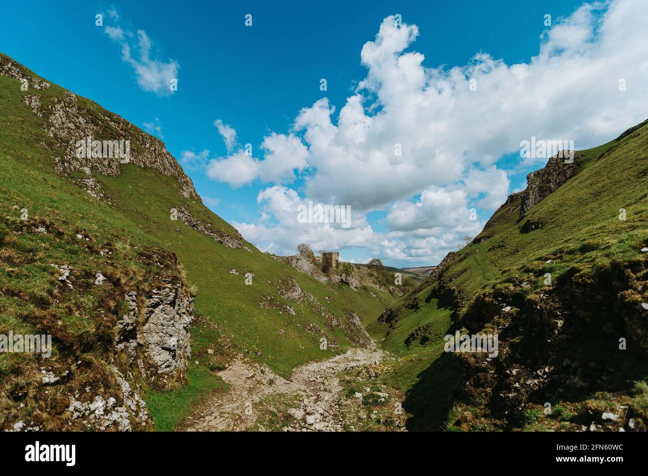 Cave Dale, Limestone Valley, Peak District National Park, Derbyshire ...