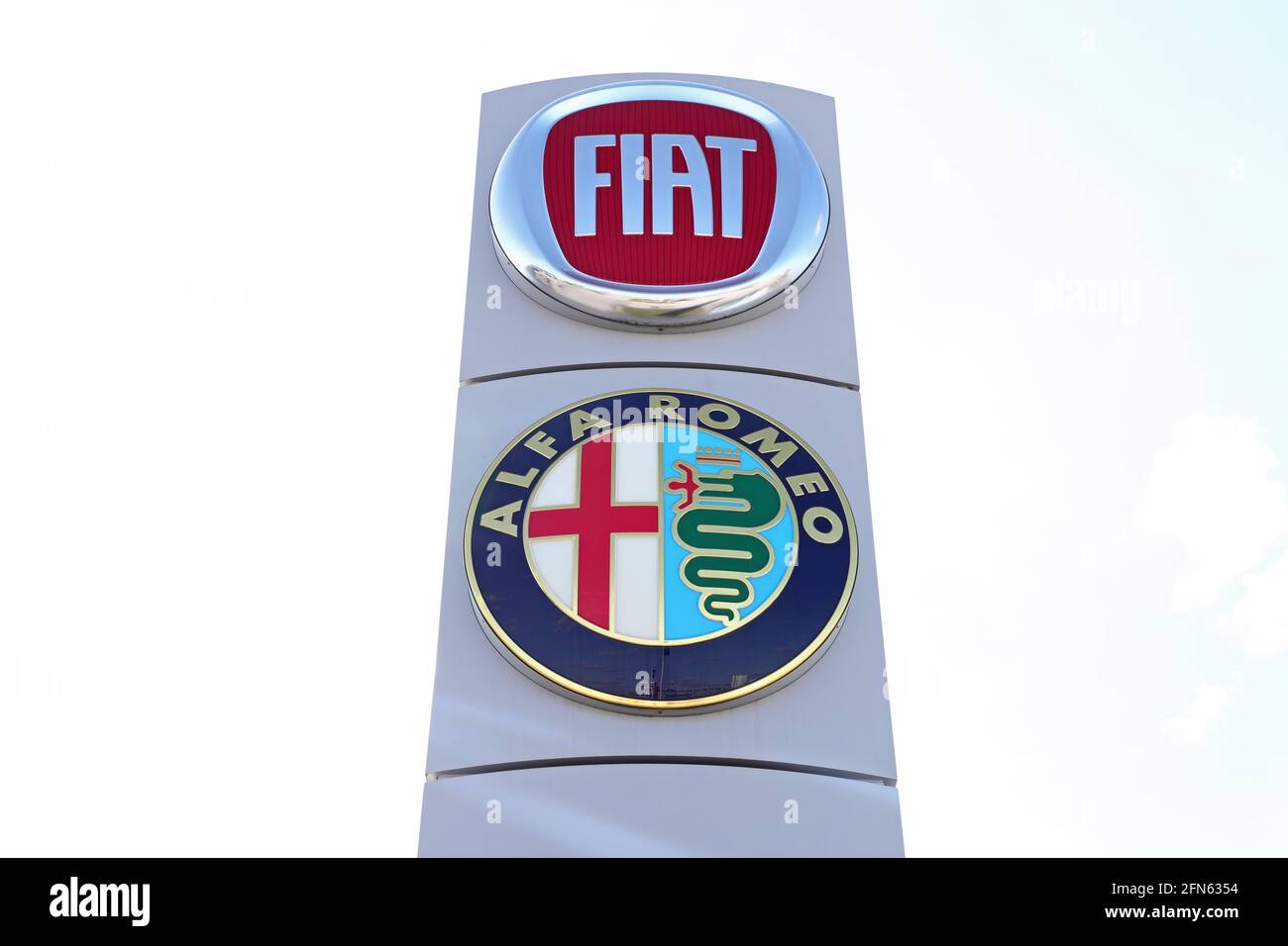 Alfa romeo signs hi-res stock photography and images - Alamy