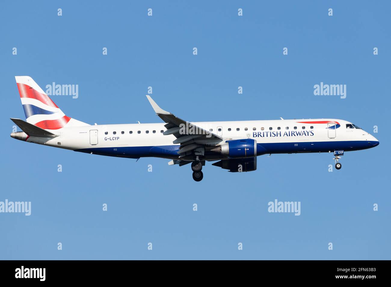 British airways embraer e190 hi-res stock photography and images - Alamy