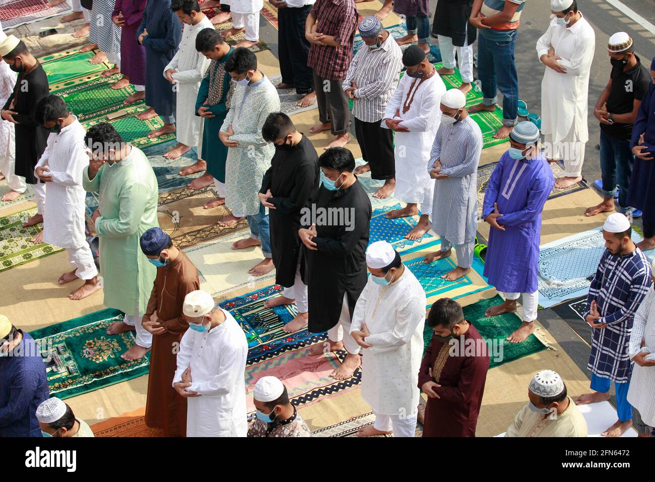 Dhaka, Bangladesh. 14th May, 2021. Bangladeshi Muslims offer Eidl al ...