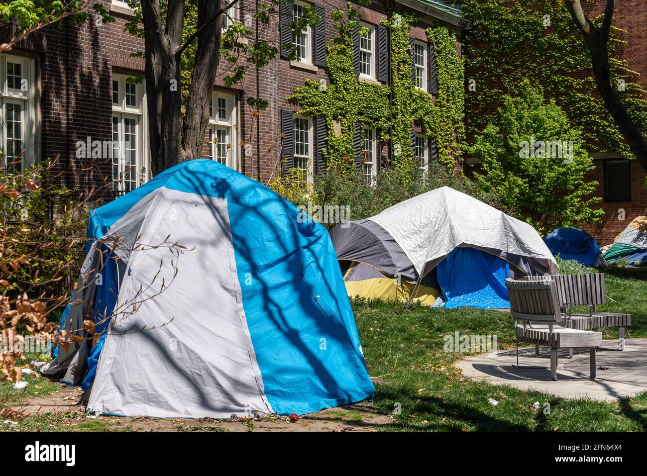 Homelessness canada hi-res stock photography and images - Alamy