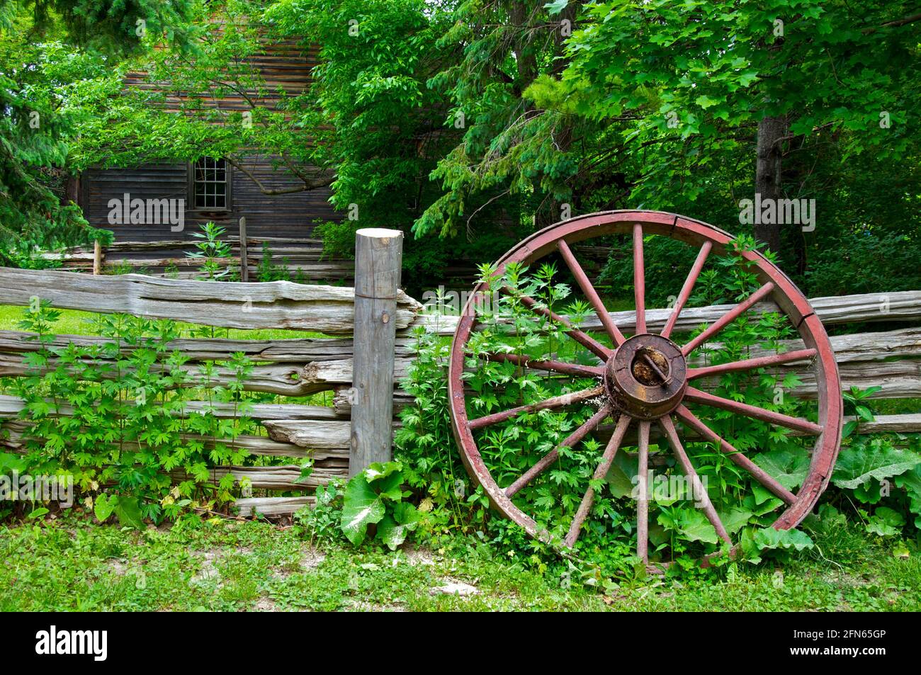 Wagon wheel fence hi-res stock photography and images - Alamy