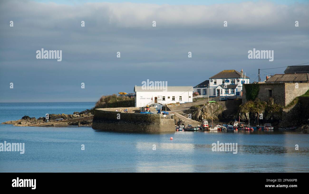 Cornwall coverack hi-res stock photography and images - Alamy