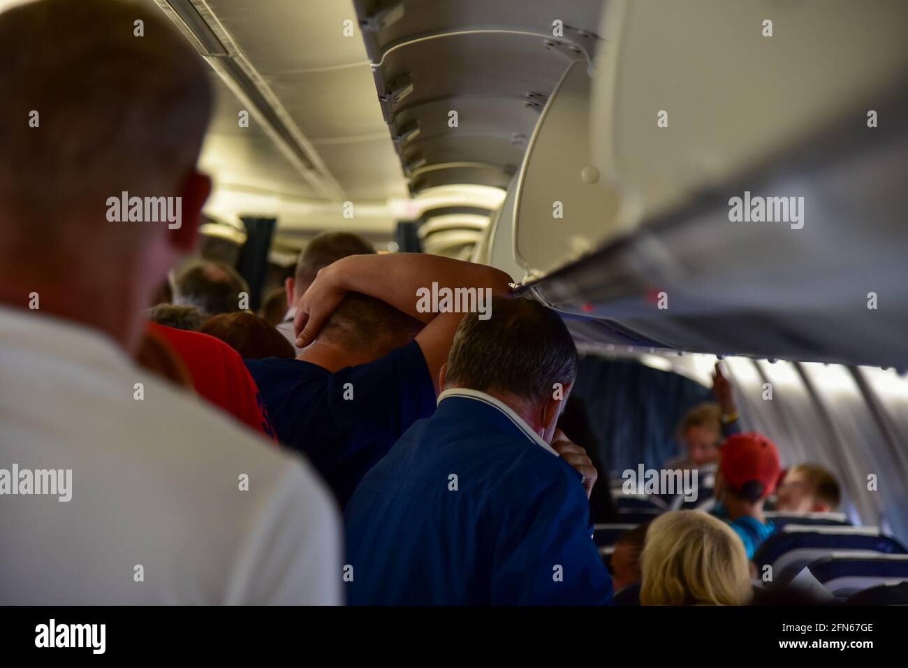 Airplane passenger evacuation hi-res stock photography and images - Alamy