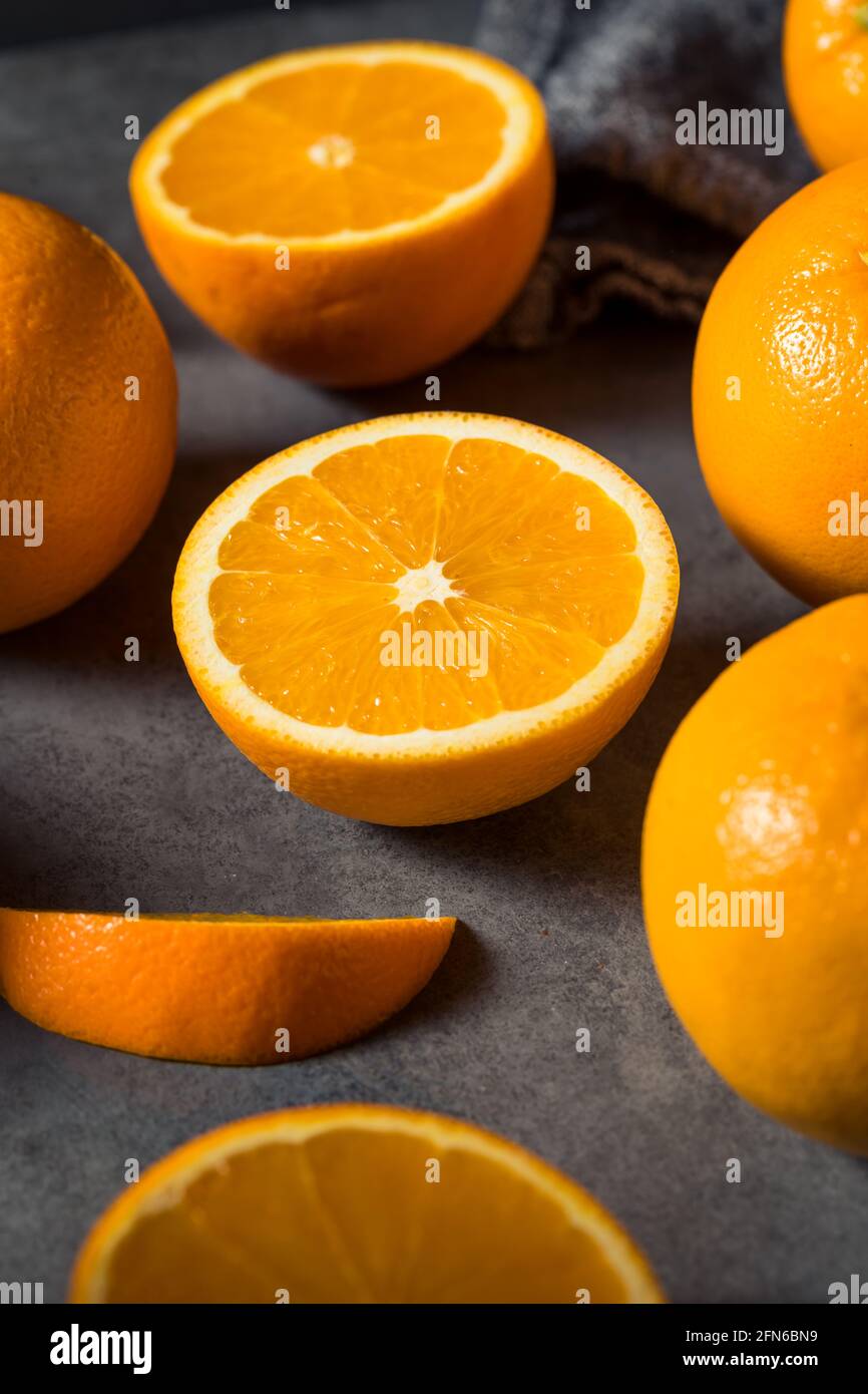 Raw Organic Fresh Oranges Ready to Eat Stock Photo - Alamy