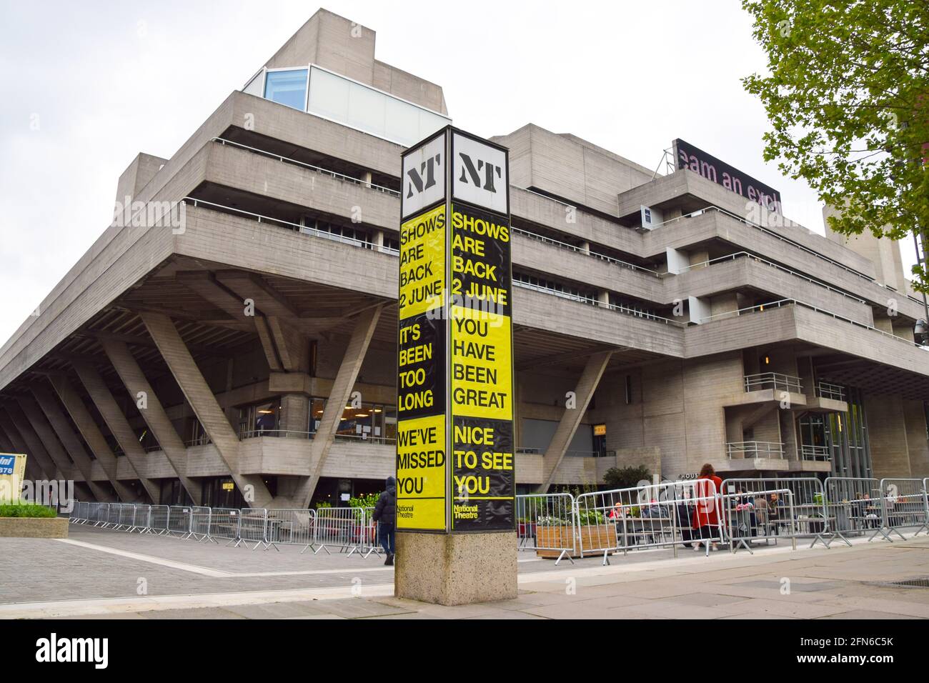 London, UK. 14th May, 2021. A sign outside the National Theatre in ...