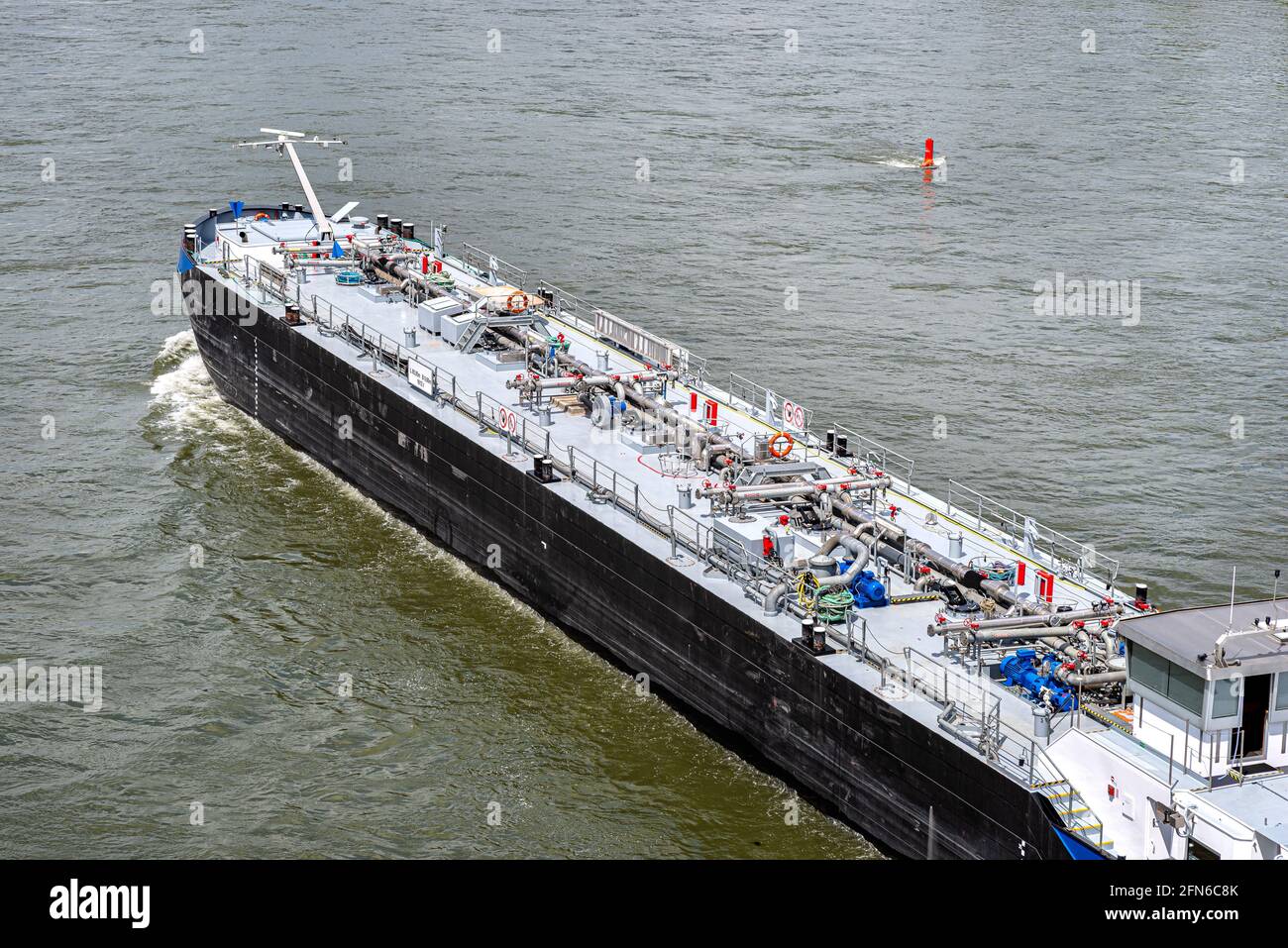 Oil tank barge hi-res stock photography and images - Alamy