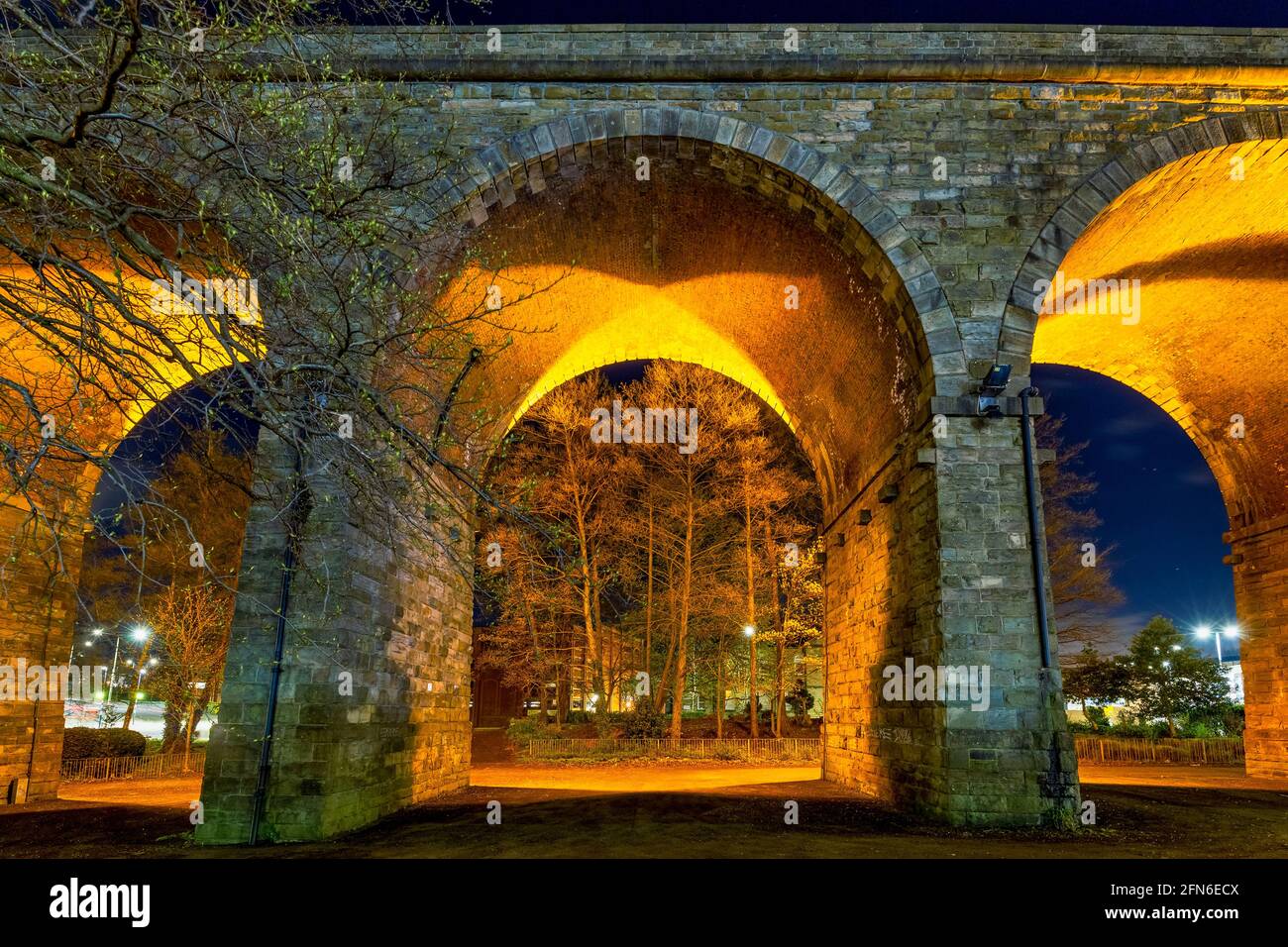 Viaduct nightscape hi-res stock photography and images - Alamy