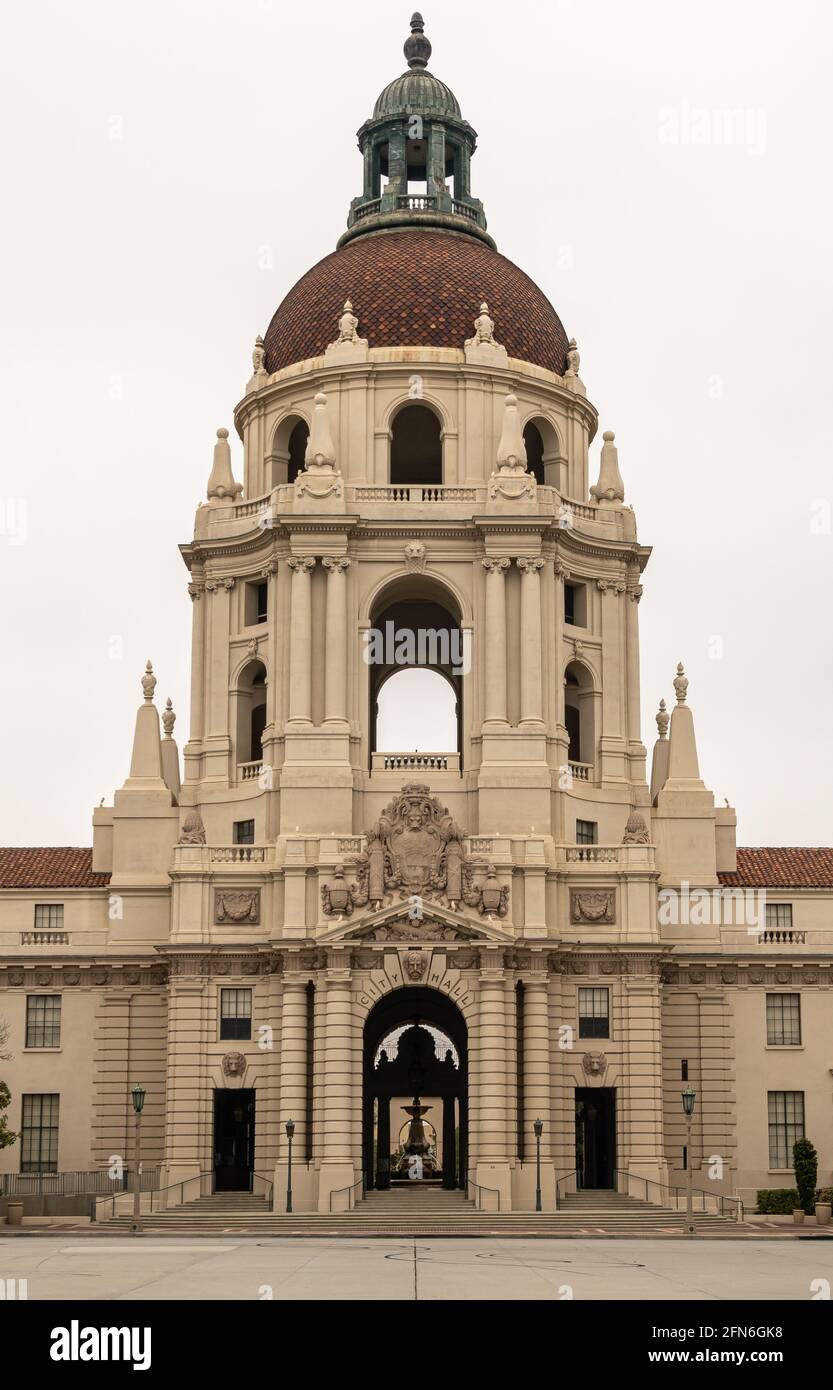 Red tiled dome hi-res stock photography and images - Alamy