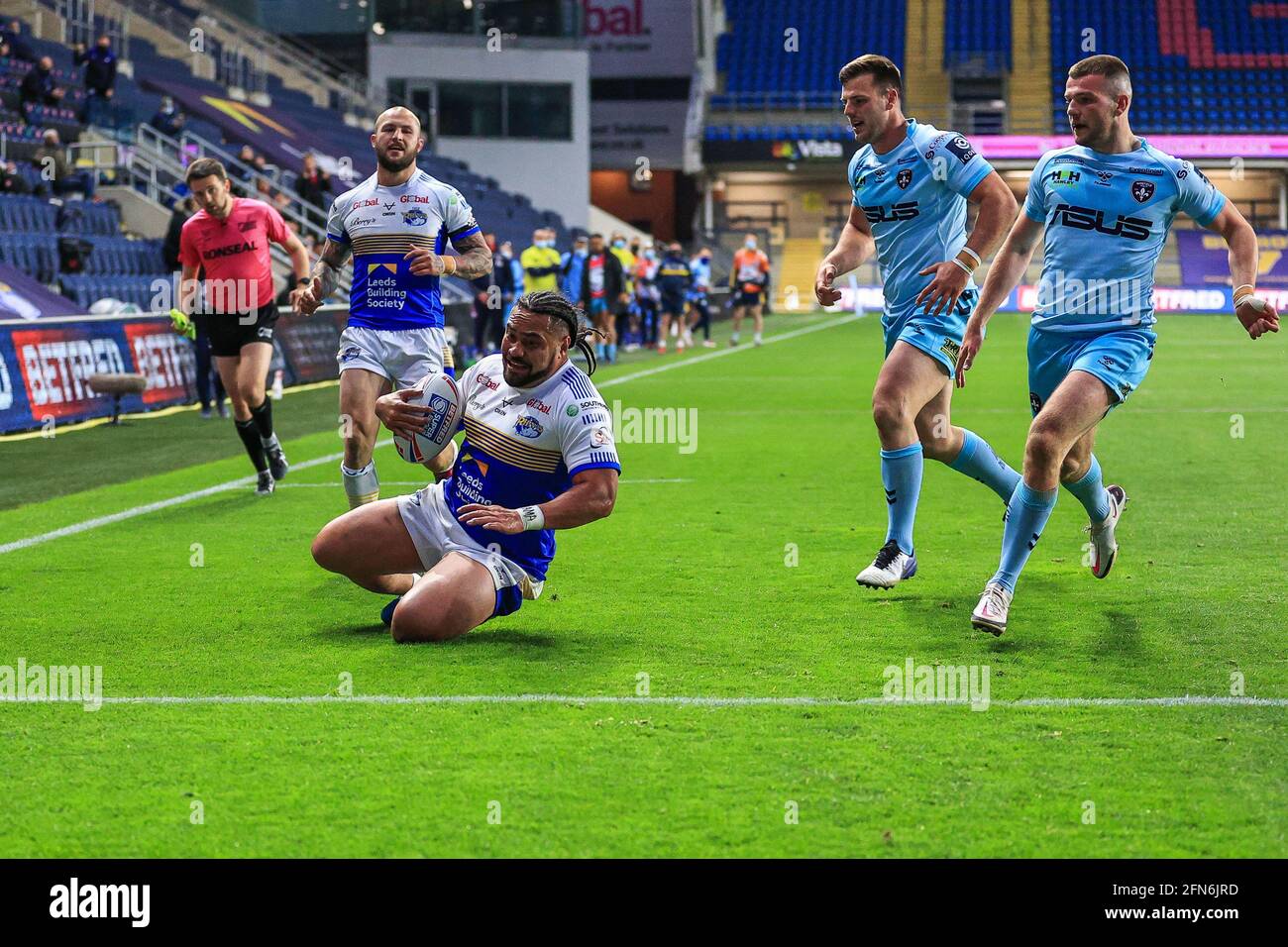 Konrad Hurrell (4) of Leeds Rhinos makes a break for a try in, on 5/14 ...