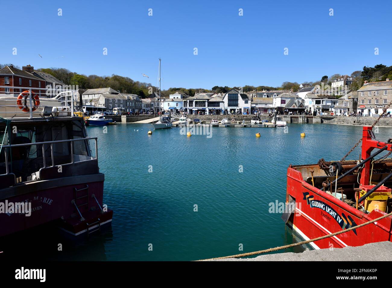 Harbour hi res hi-res stock photography and images - Alamy