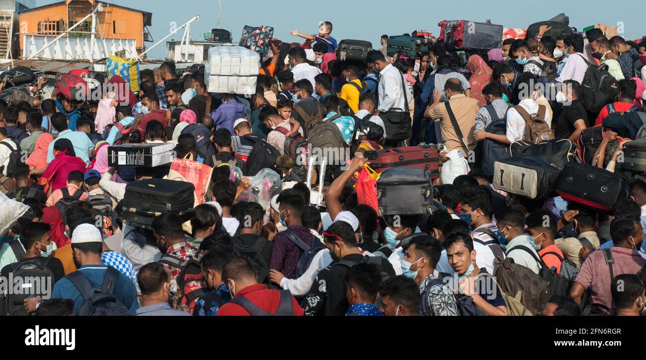Overcrowd ferry hi-res stock photography and images - Alamy