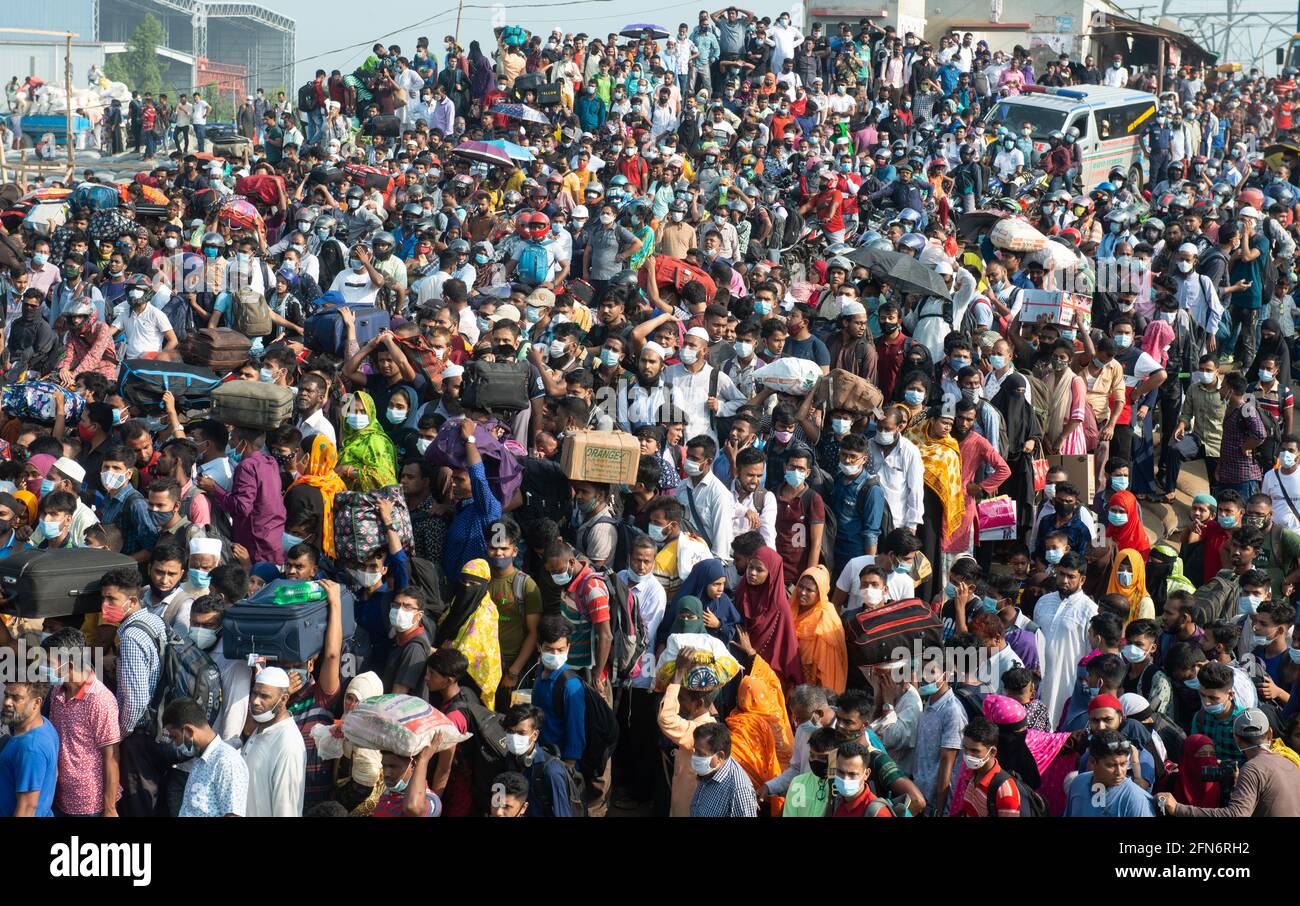 Over crowded ferry Stock Photo - Alamy