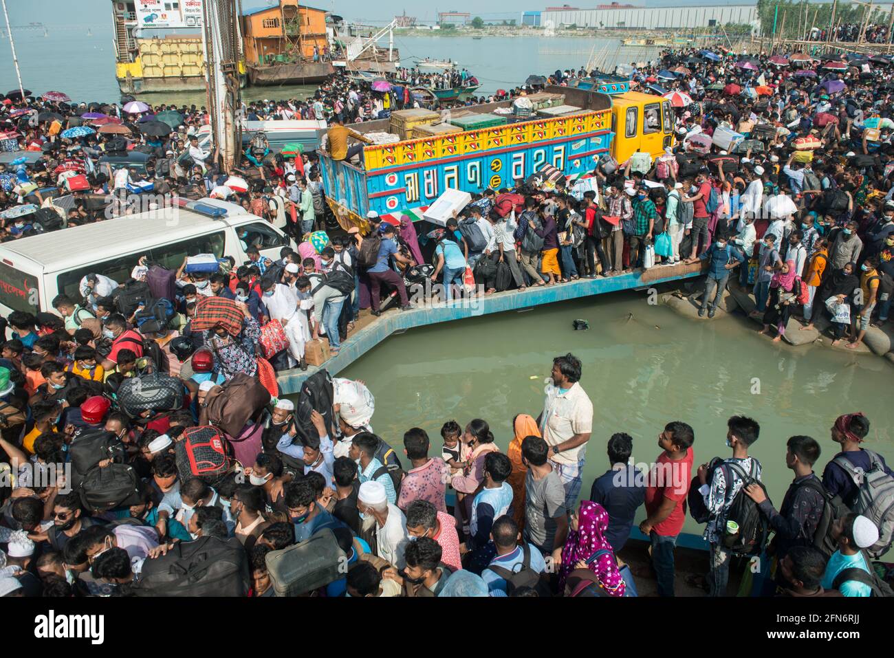 Over crowded ferry Stock Photo - Alamy