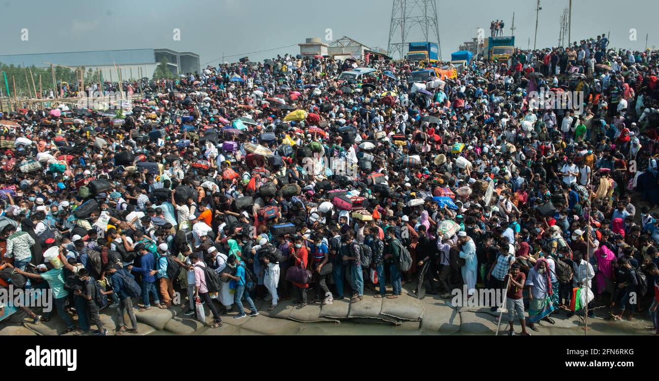 Over crowded ferry Stock Photo - Alamy