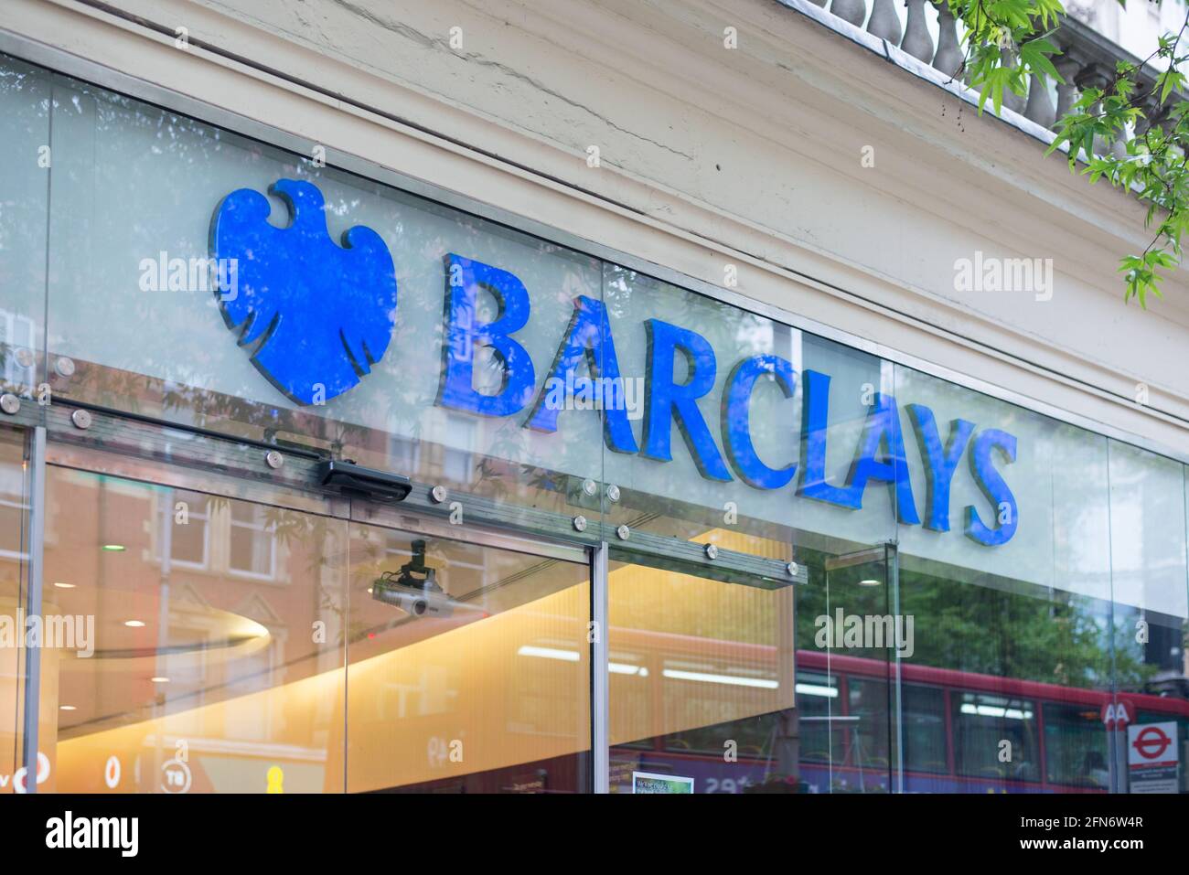 Barclays bank logo hi-res stock photography and images - Alamy