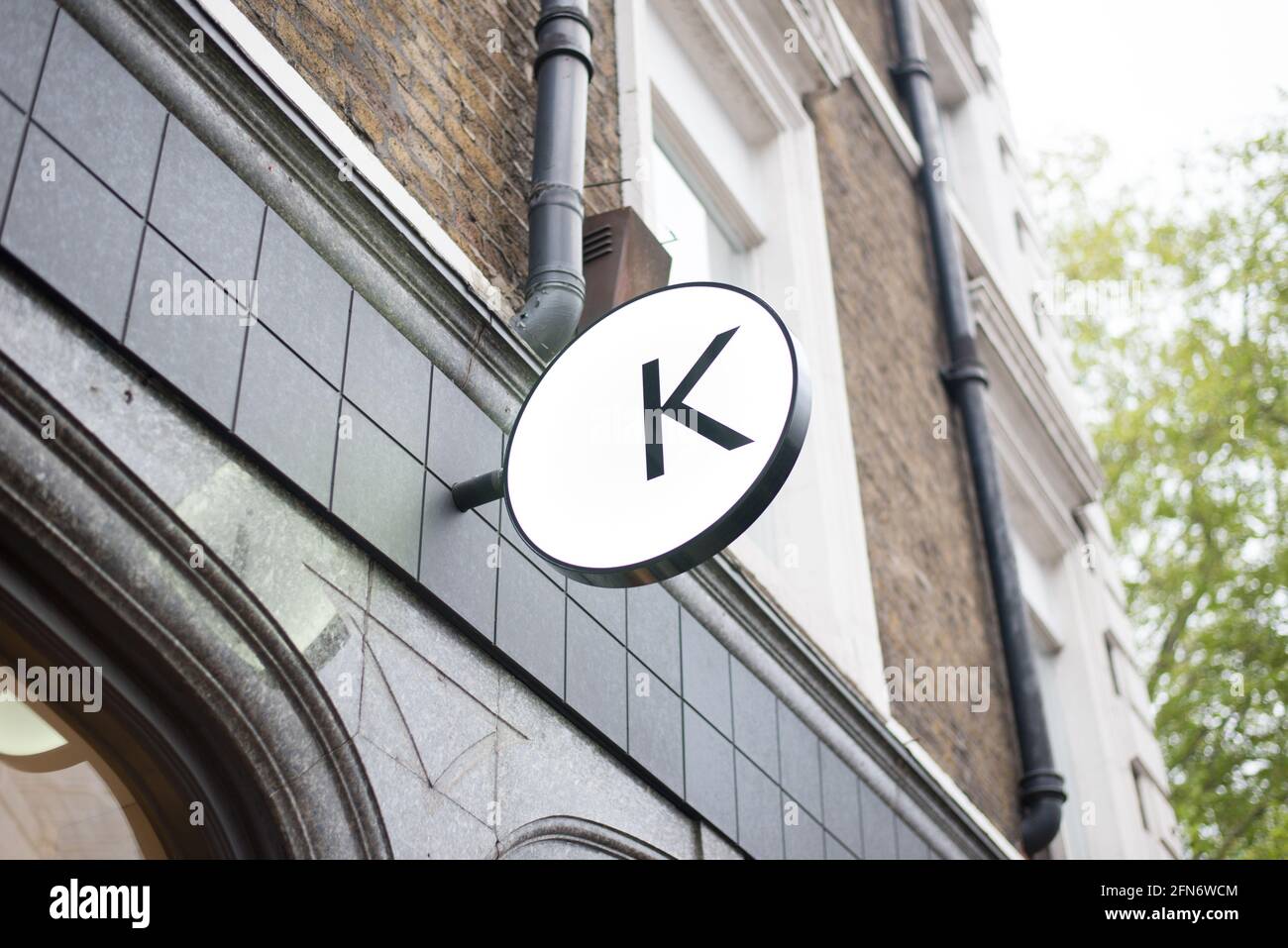 Knoops Logo Shop Sign Front Stock Photo - Alamy