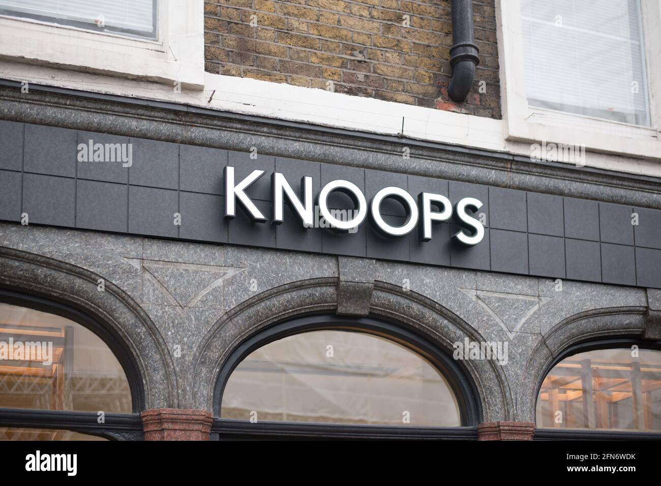 Knoops Logo Shop Sign Front Stock Photo - Alamy