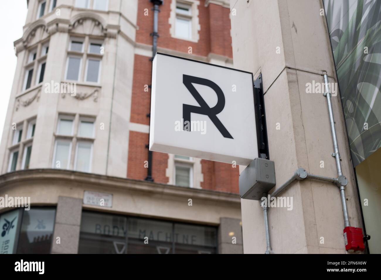 Repose Wellness Logo Shop Sign Stock Photo - Alamy