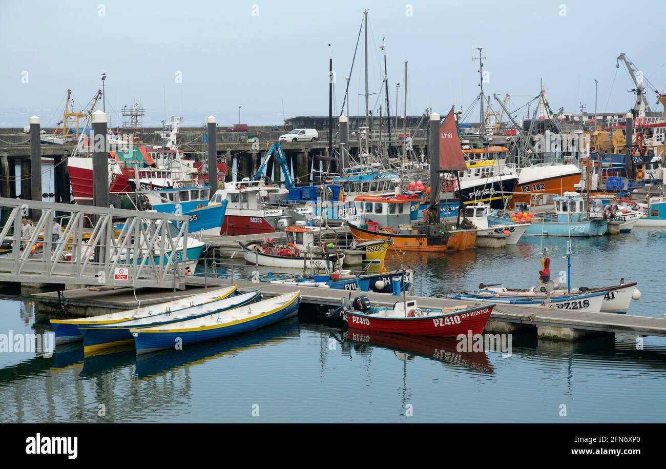 Newlyn town hi-res stock photography and images - Alamy