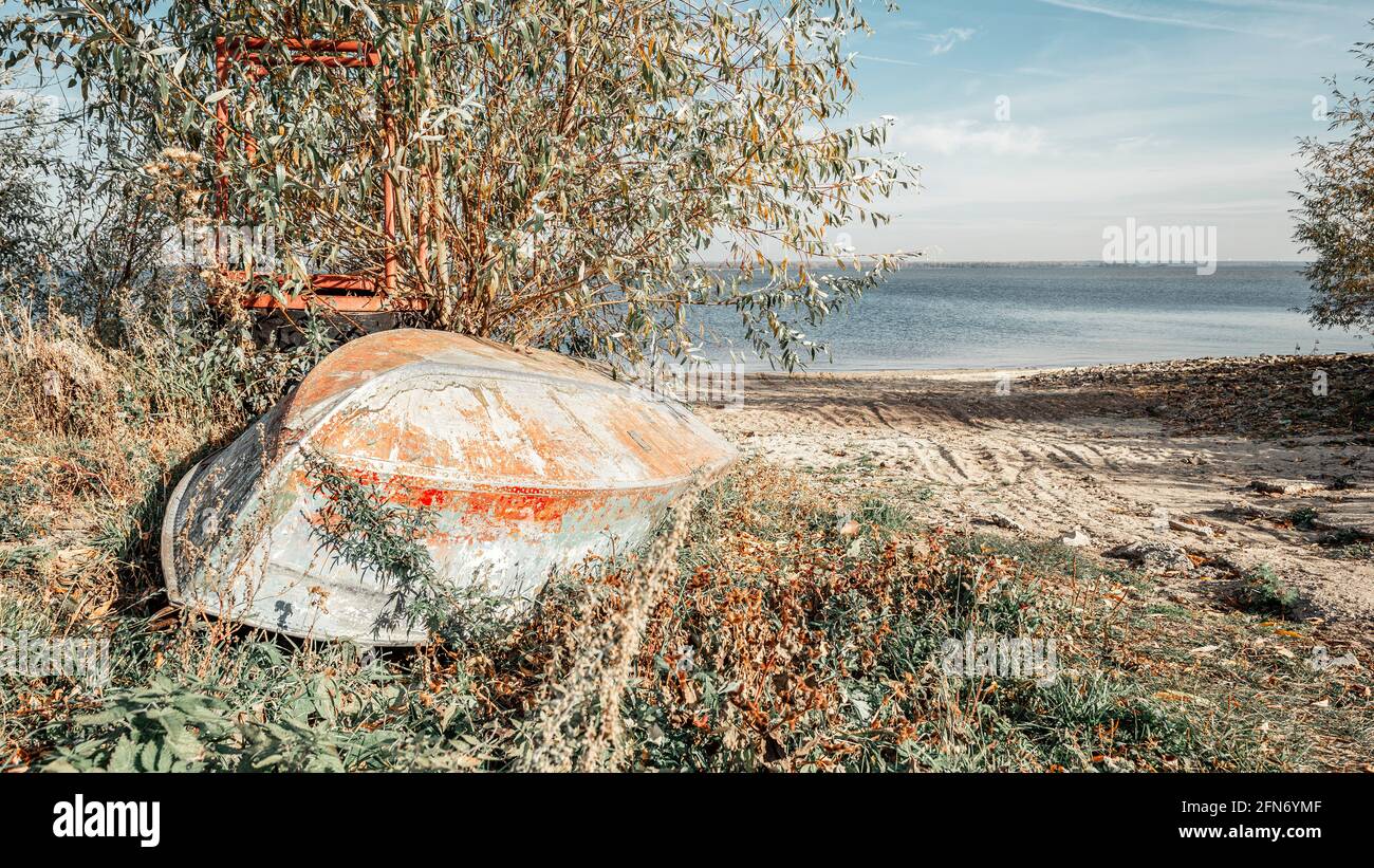 Overturned ship hi-res stock photography and images - Alamy