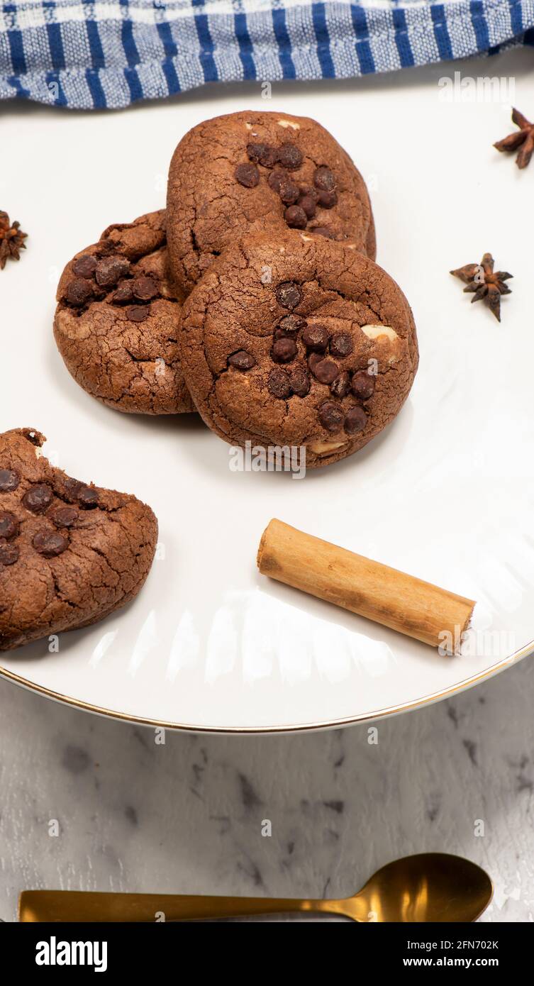 Triple choc hi-res stock photography and images - Alamy