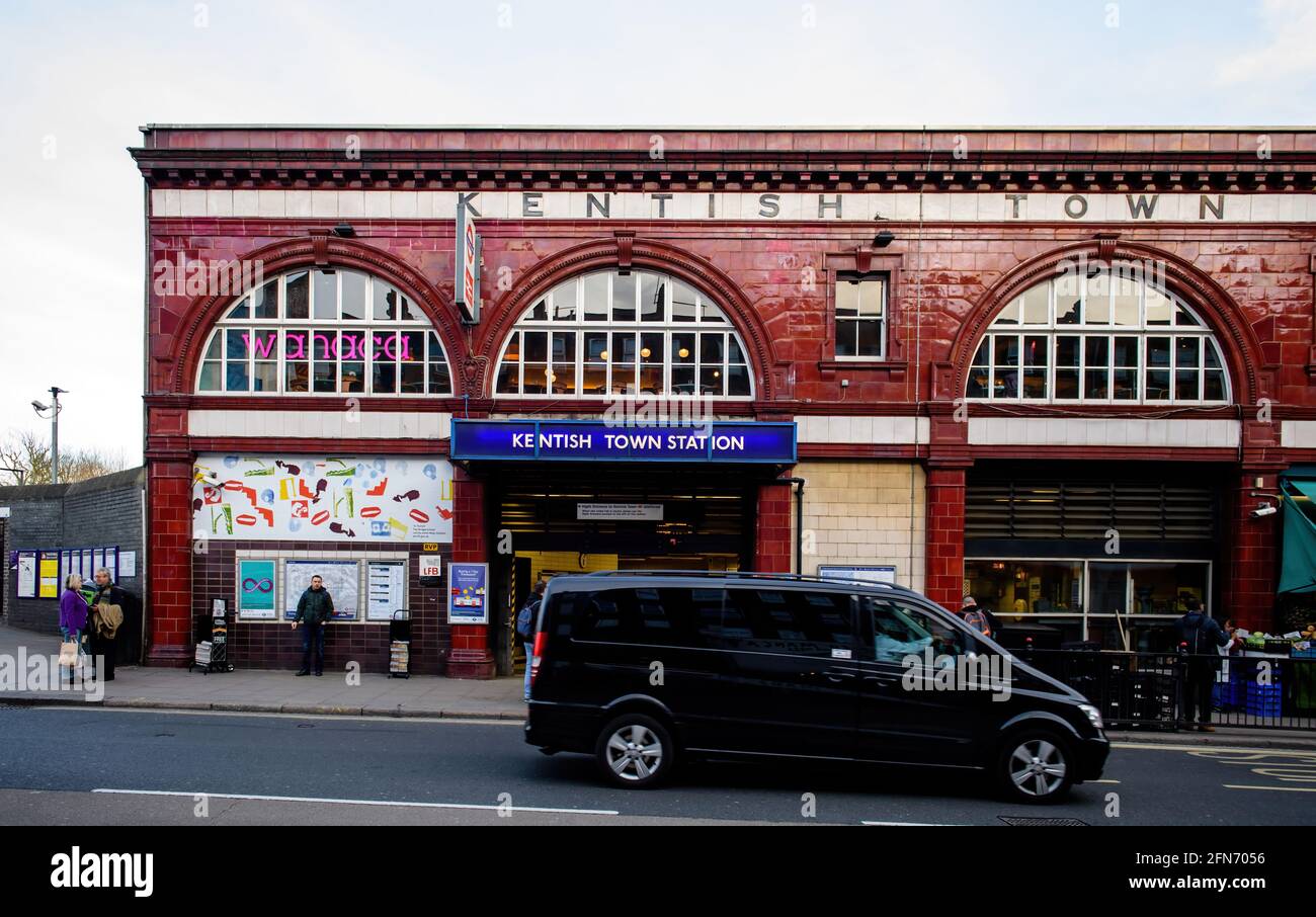 Kentish town underground station hi-res stock photography and images ...