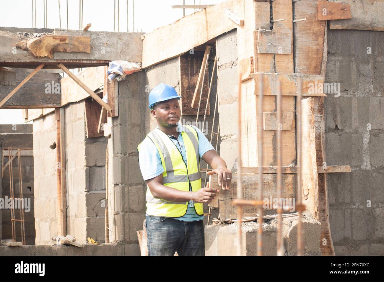 african construction worker on site Stock Photo - Alamy