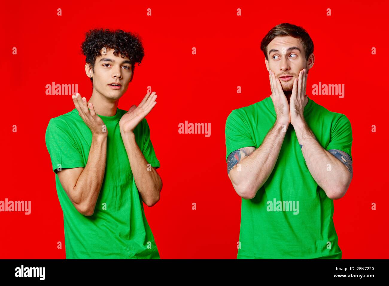 Two heads together men hi-res stock photography and images - Alamy