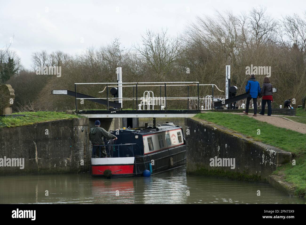 Narrowboat in Lock 11 Parndon Mill River Stort Harlow Essex Stock Photo ...