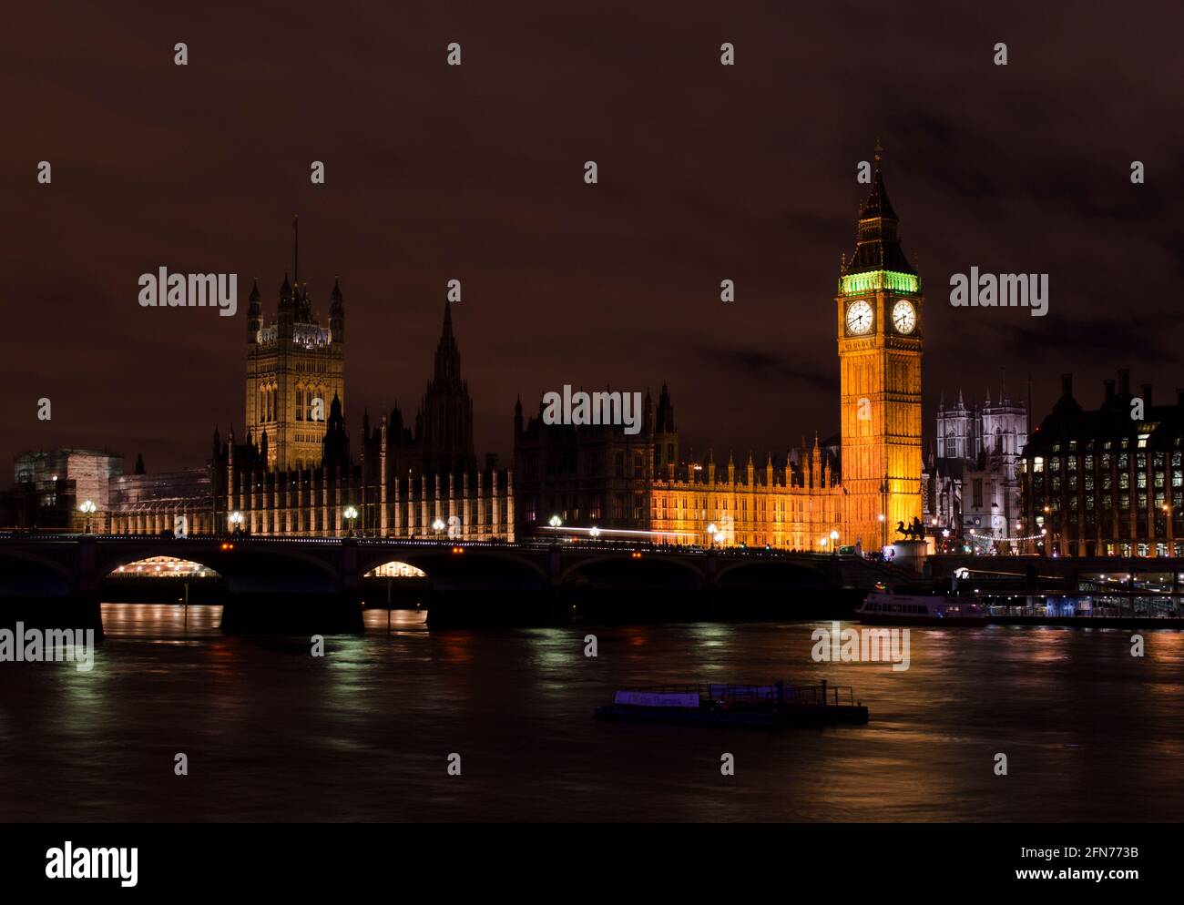 Victorian houses at night hi-res stock photography and images - Alamy