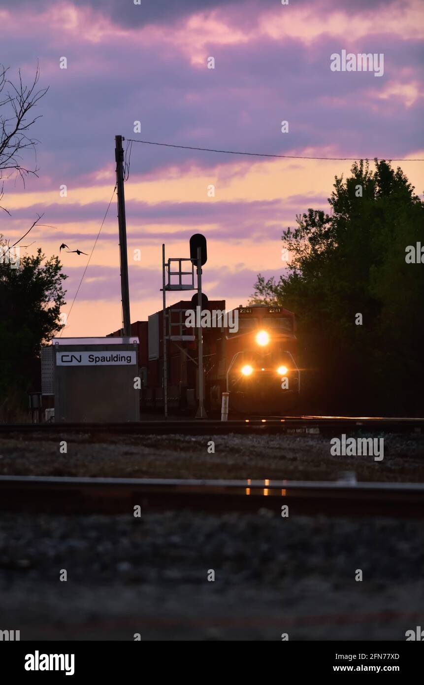 Railroad signals at night usa hi-res stock photography and images - Alamy