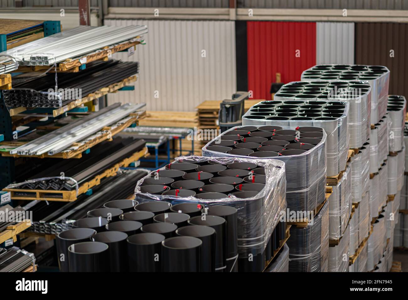 Metal roofing hi-res stock photography and images - Alamy