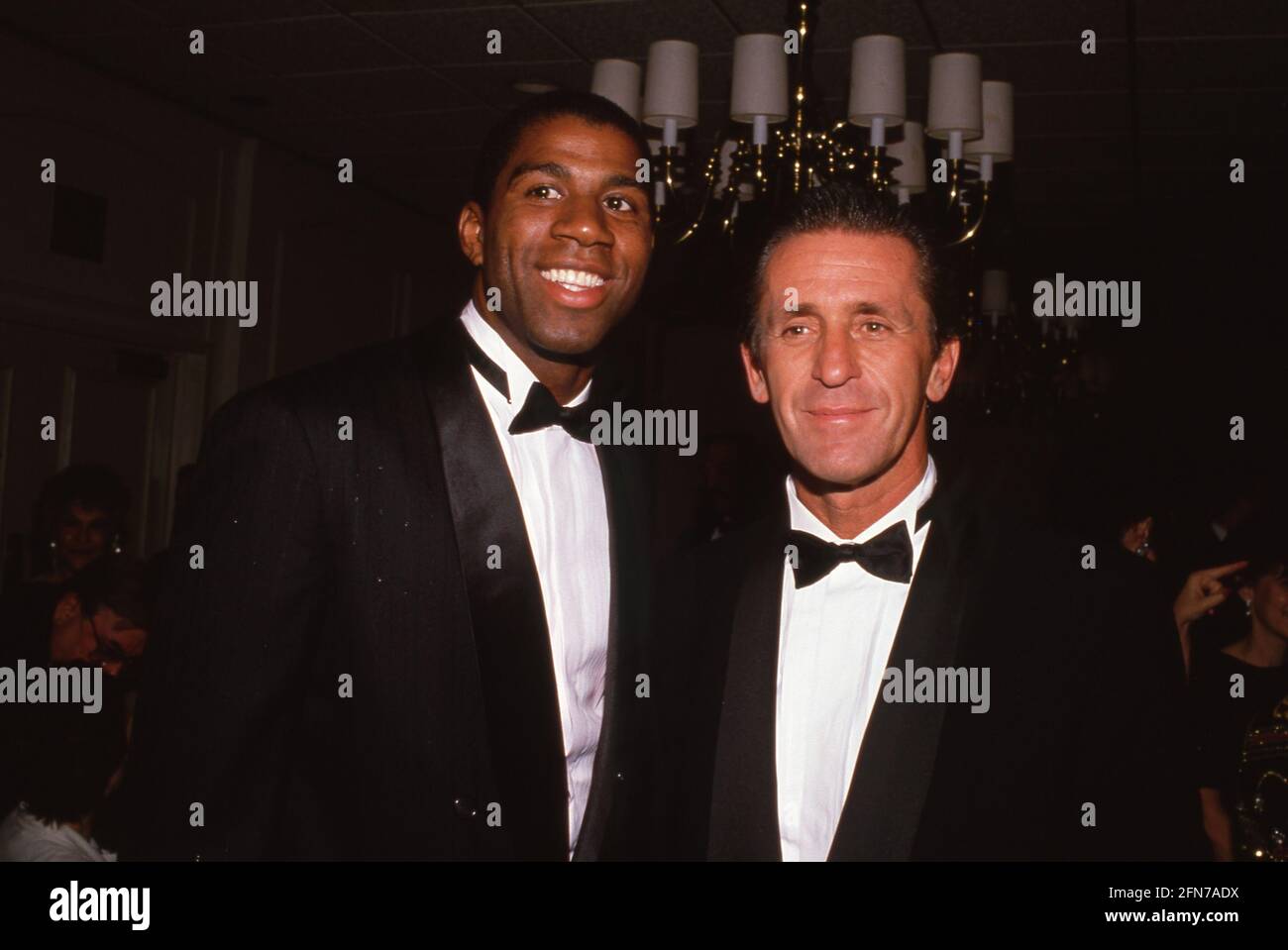 Magic johnson 1980s hi-res stock photography and images - Alamy