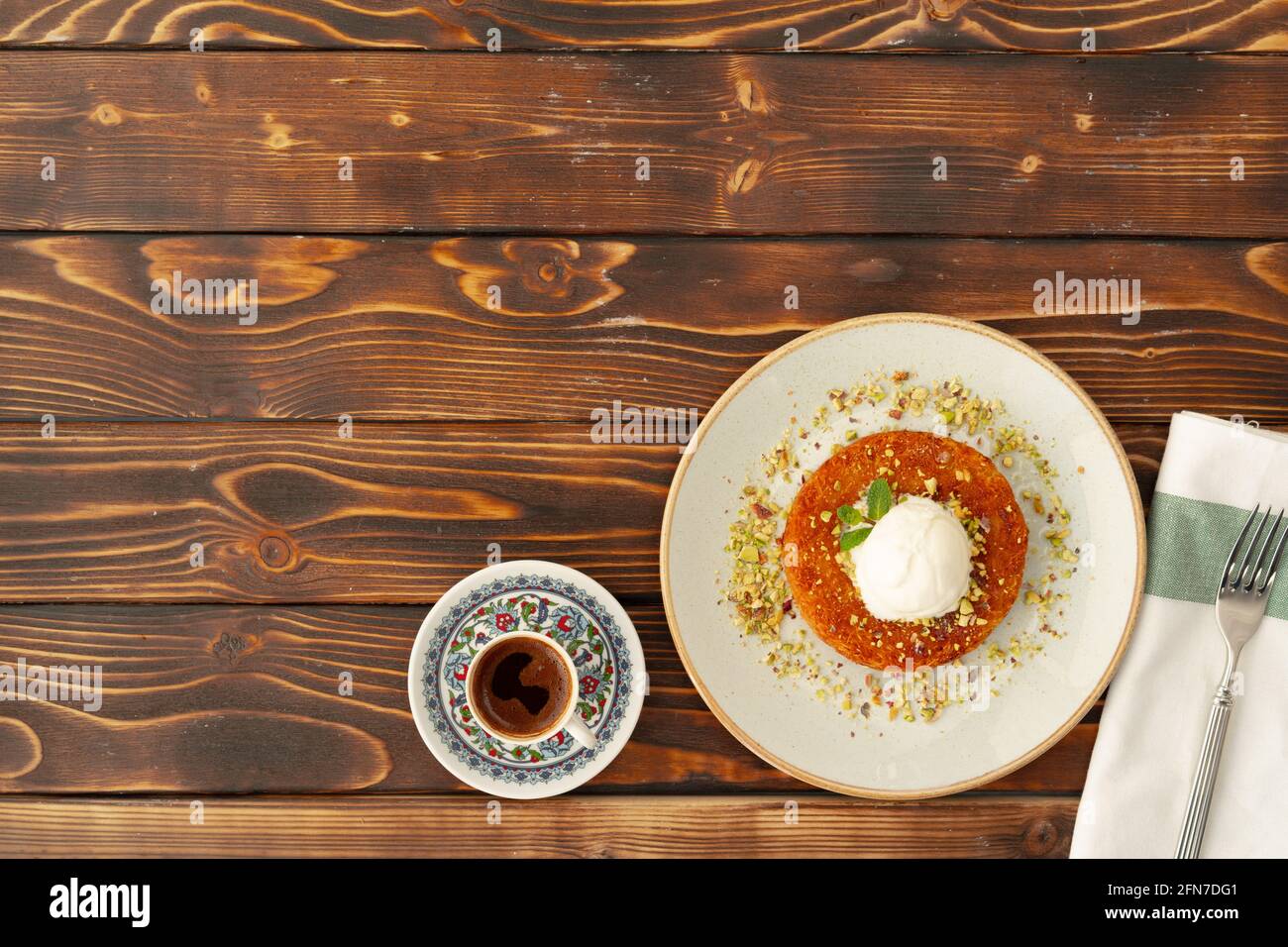 Kunafa background hi-res stock photography and images - Alamy