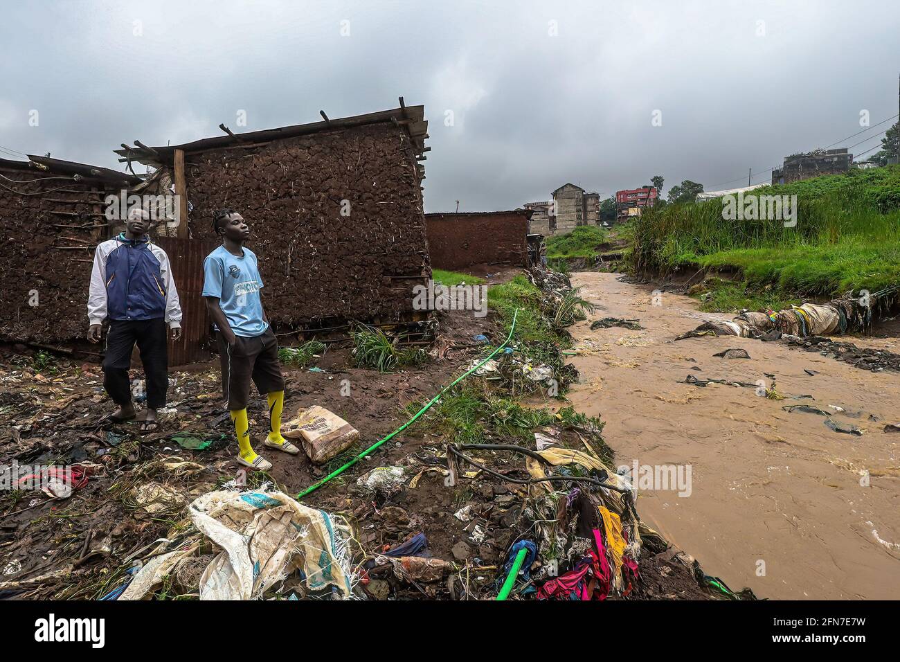 Homeless boys hi-res stock photography and images - Alamy