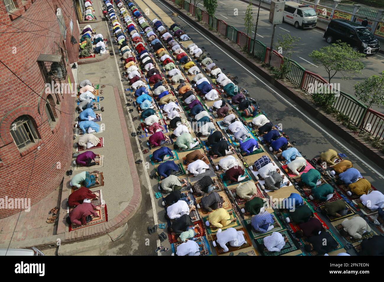 Bangladeshi muslims hi-res stock photography and images - Alamy