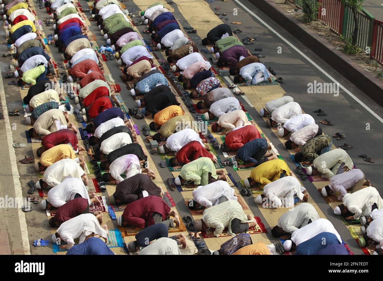 Bangladeshi muslims hi-res stock photography and images - Alamy