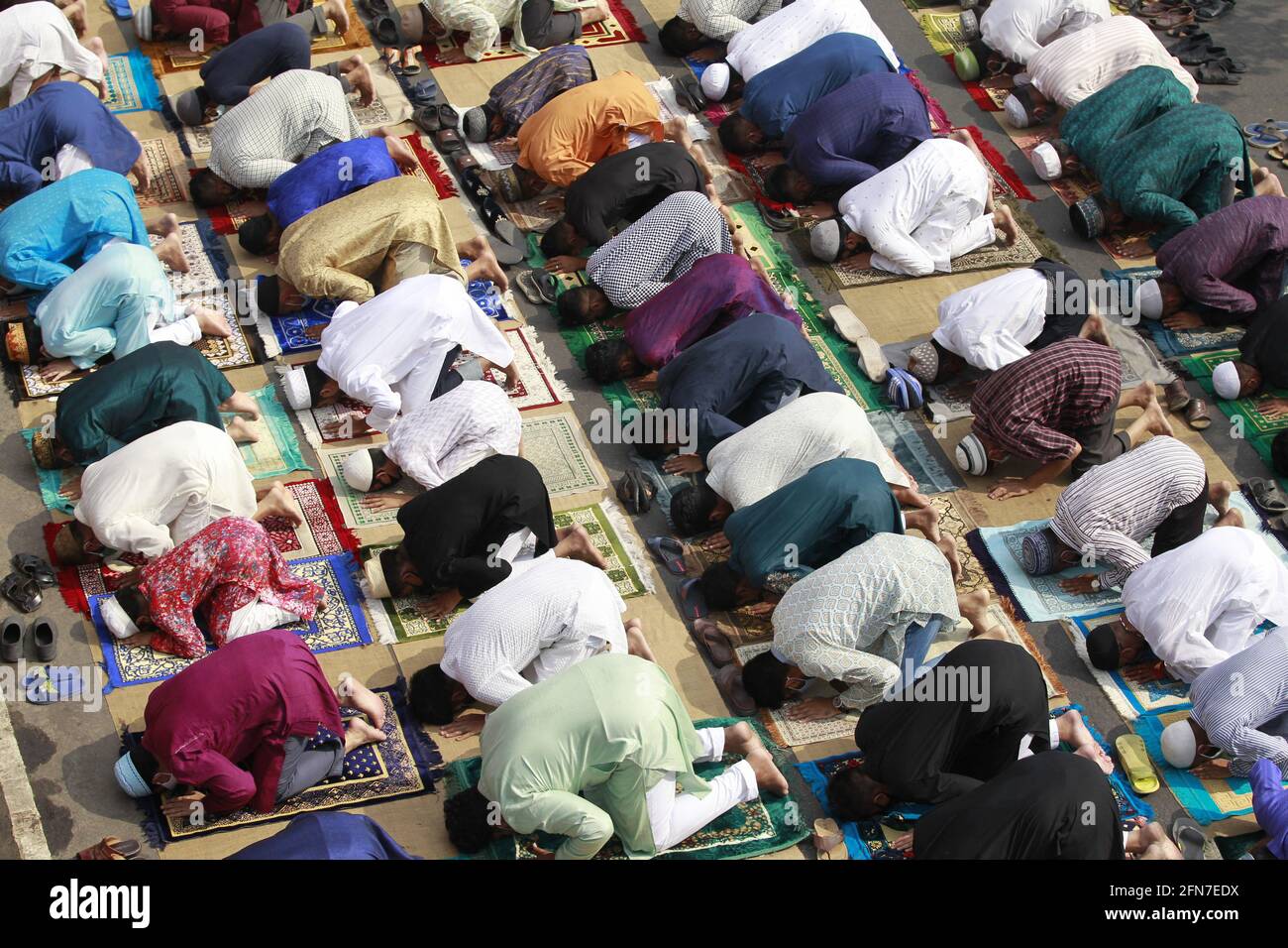 Bangladeshi muslims hi-res stock photography and images - Alamy