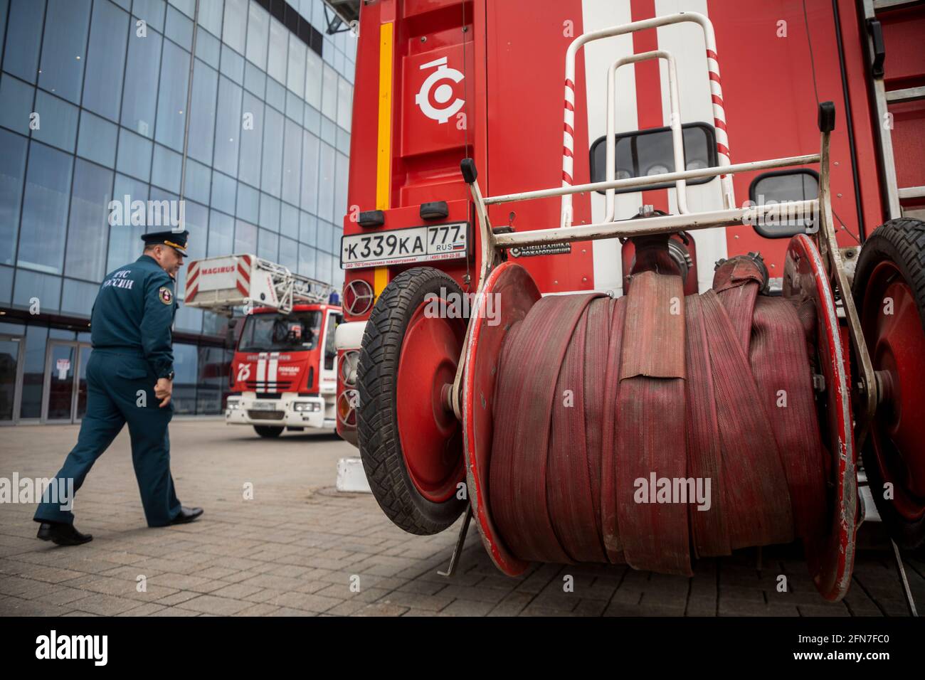 Moscow, Russia. 14th May, 2021 An officer of the Ministry of Emergency ...