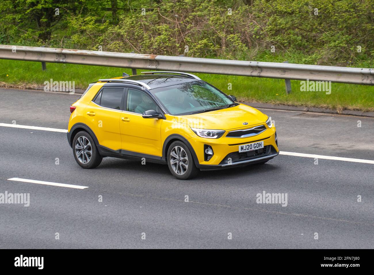 2020 yellow KIA STONIC 4 Isg S-A 1.0 5dr Hatchback 6sp Petrol Auto ...