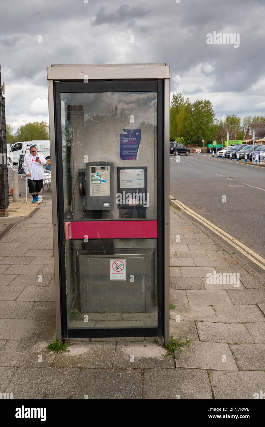 Old red telephone boxes hi-res stock photography and images - Alamy