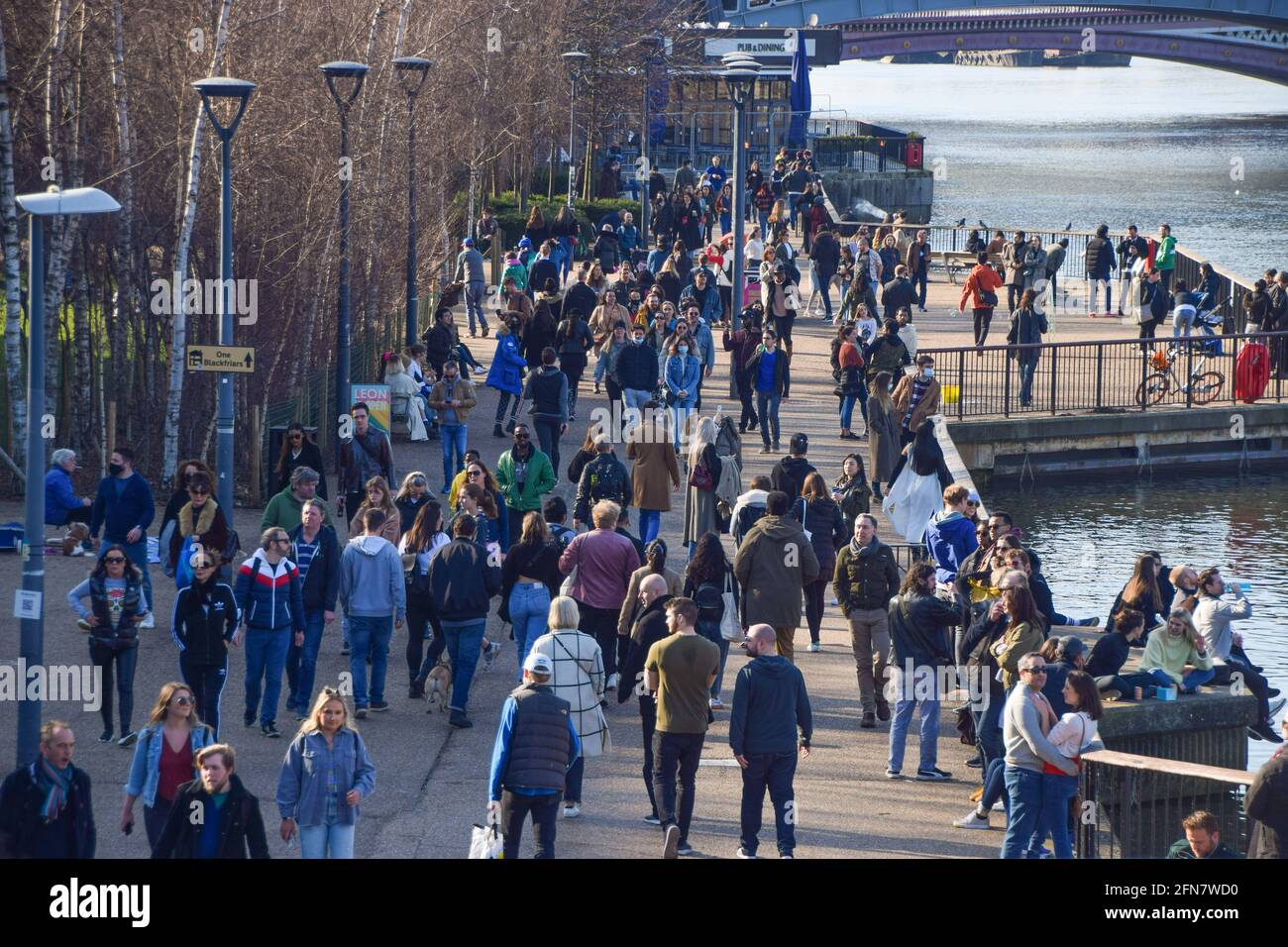 Millennium promenade walk hi-res stock photography and images - Alamy