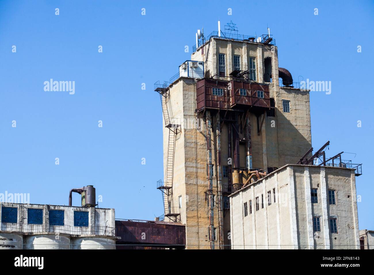 Concrete grain elevator hi-res stock photography and images - Alamy