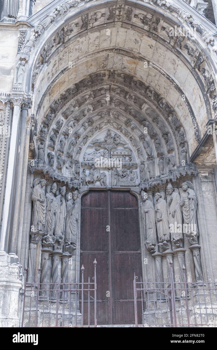 Chartres design hi-res stock photography and images - Alamy