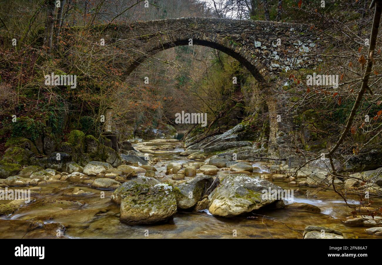 Salgueda bridge, on the way to the Salt del Molí waterfall, near Vidrà ...